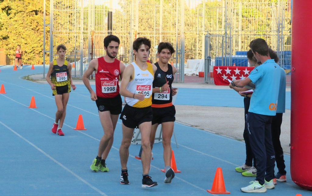 Atletismo Suanzes celebró su XXXIV Milla Nocturna - PAGINA del distrito